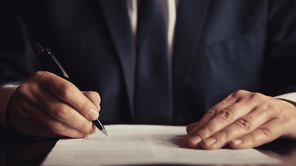 How a Lawyer Can Help You with Driving Without Licence Charges